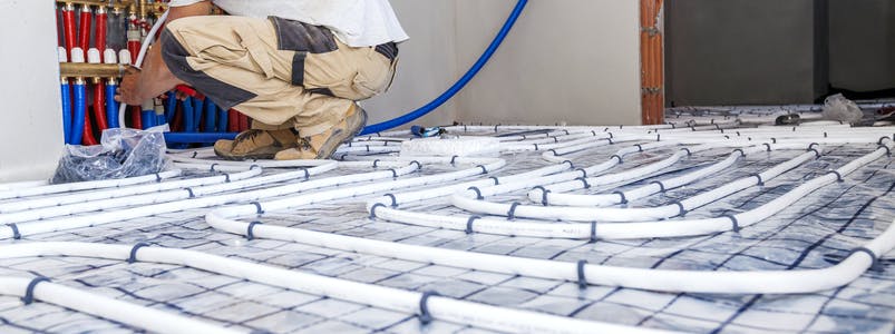 Fußbodenheizung: Kosten, Arten und Aufbau | Hausbau Ratgeber Fußbodenheizung: Kosten, Arten und Aufbau | Hausbau Ratgeber