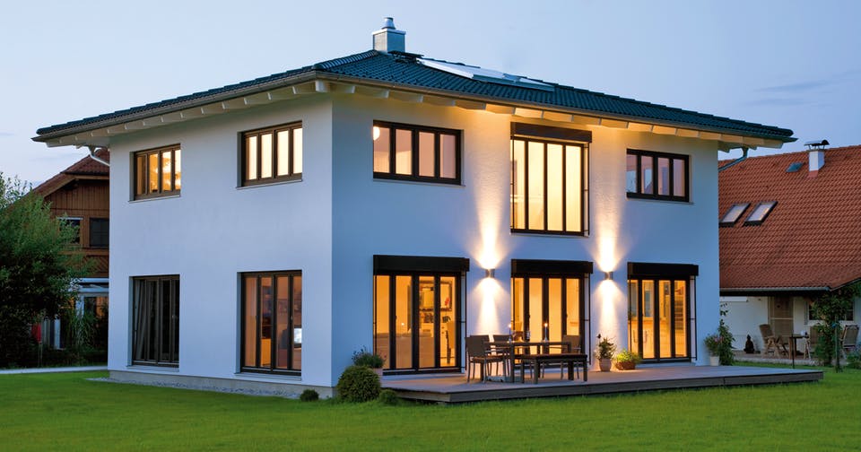 Zeltdach: Haus mit Pyramide als Dach bauen | Fertighaus.de