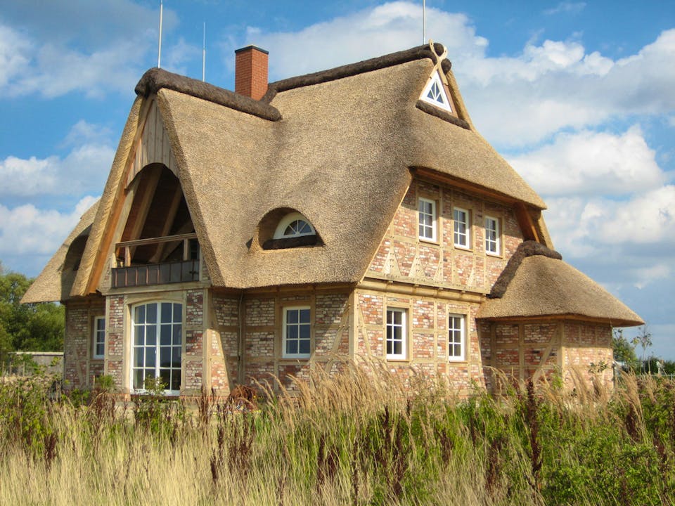 Reetdachhaus ab 500.000 € | Fertighaus.de
