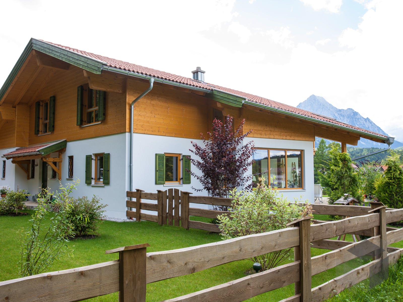 Einfamilienhaus Hopfensee von ISARTALER HOLZHAUS | Fertighaus.de