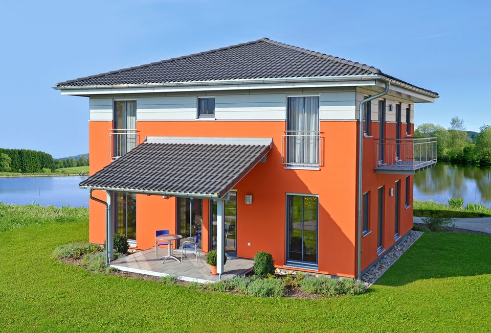 Zeltdach: Haus mit Pyramide als Dach bauen | Fertighaus.de